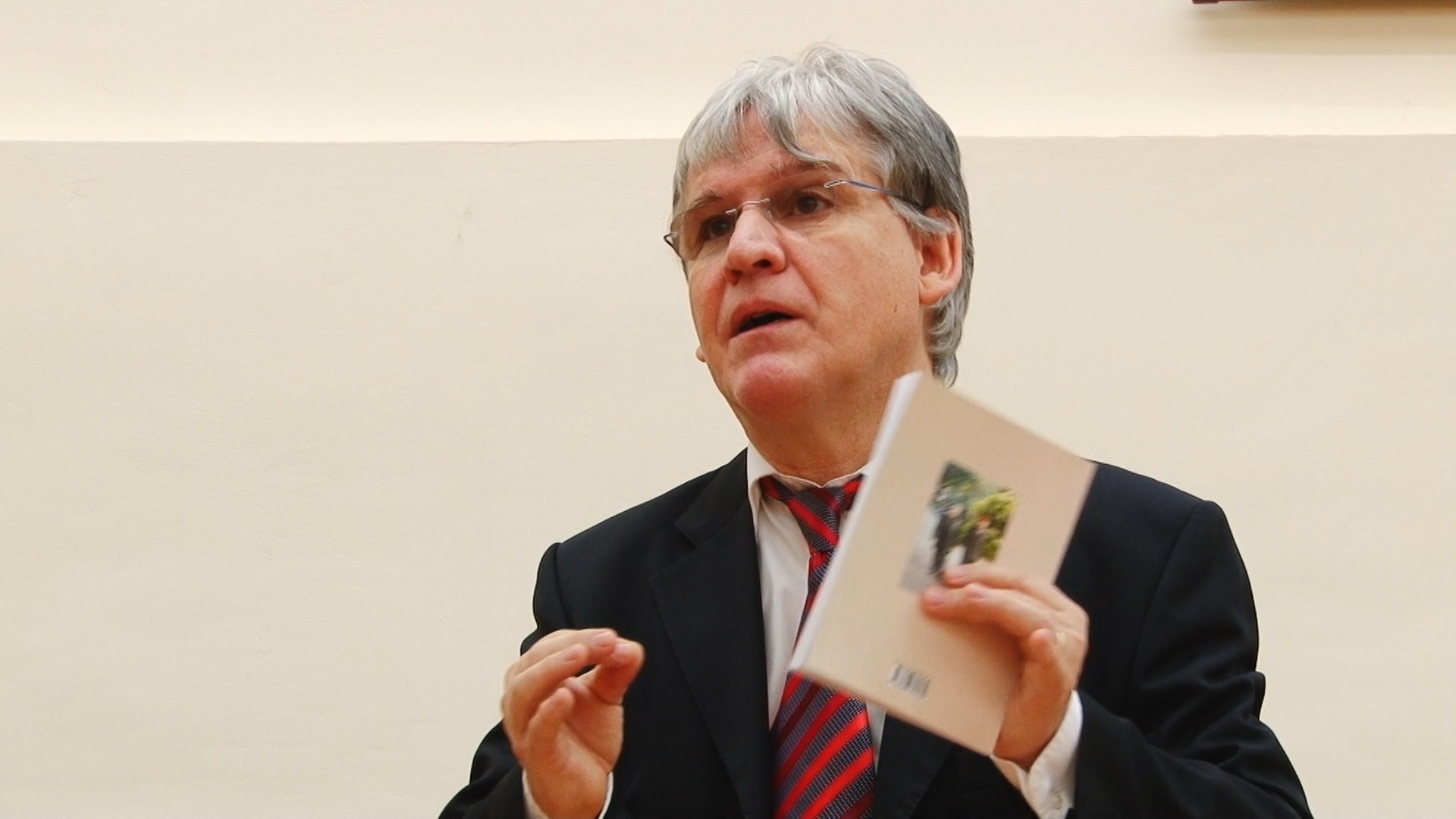 ”În oglinda vremii și a aducerilor aminte”, de Marcel Tolcea, carte ...