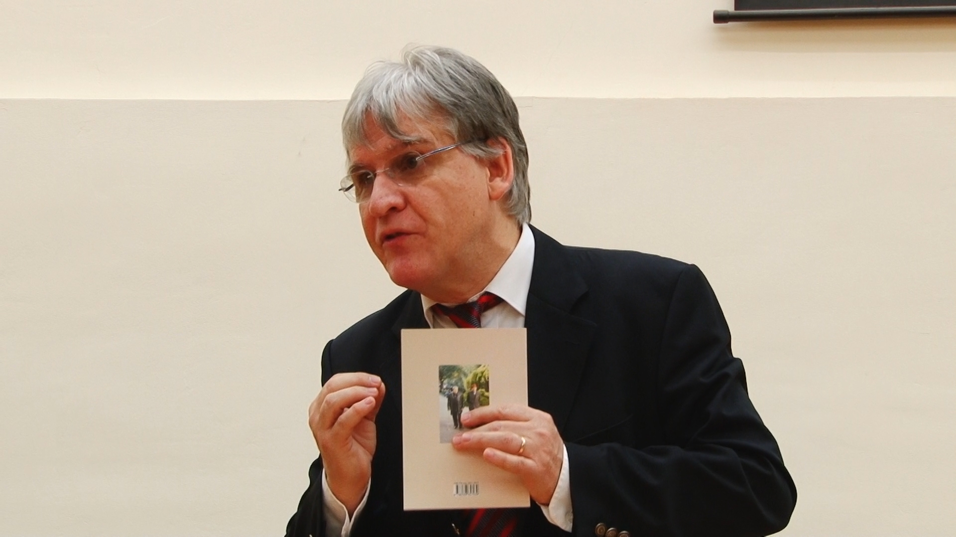 ”În oglinda vremii și a aducerilor aminte”, de Marcel Tolcea, carte ...