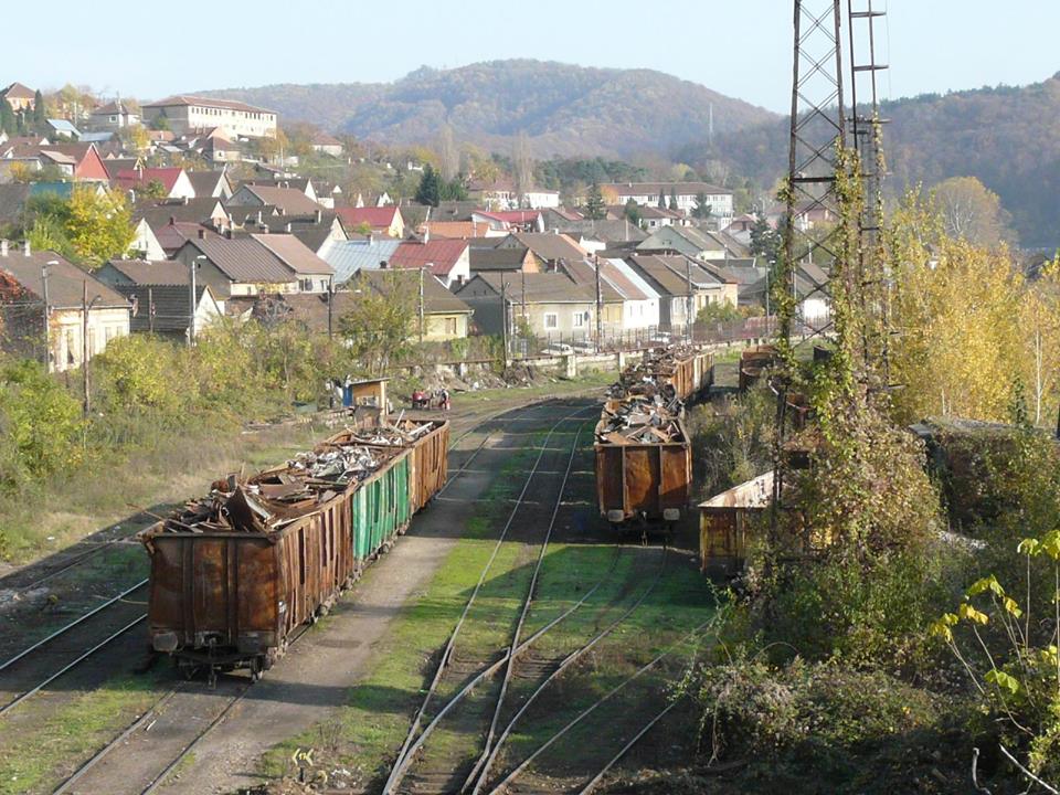 Fierul vechi – încă „pâinea” zilnică pentru zeci de familii de romi din ...