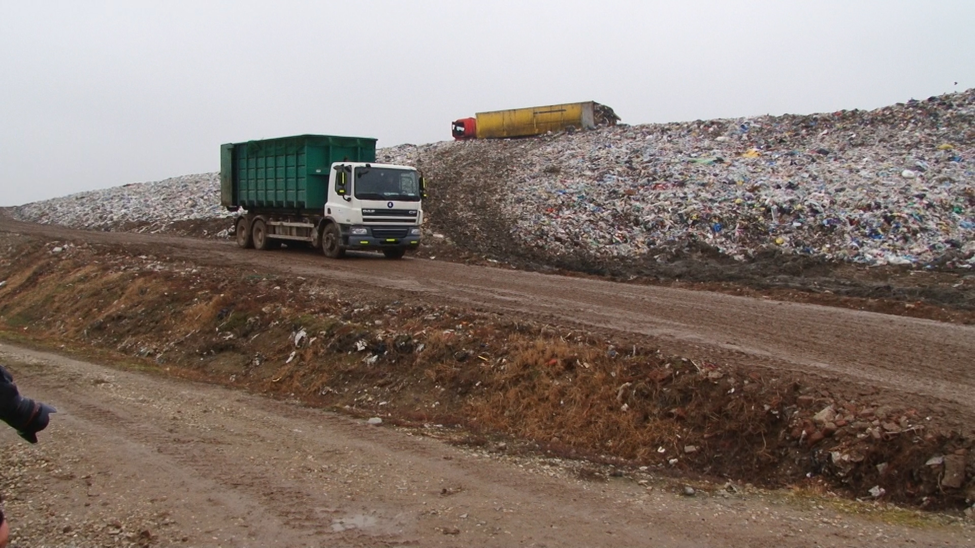 Retim derulează campanii de colectare a deșeurilor periculoase și ...