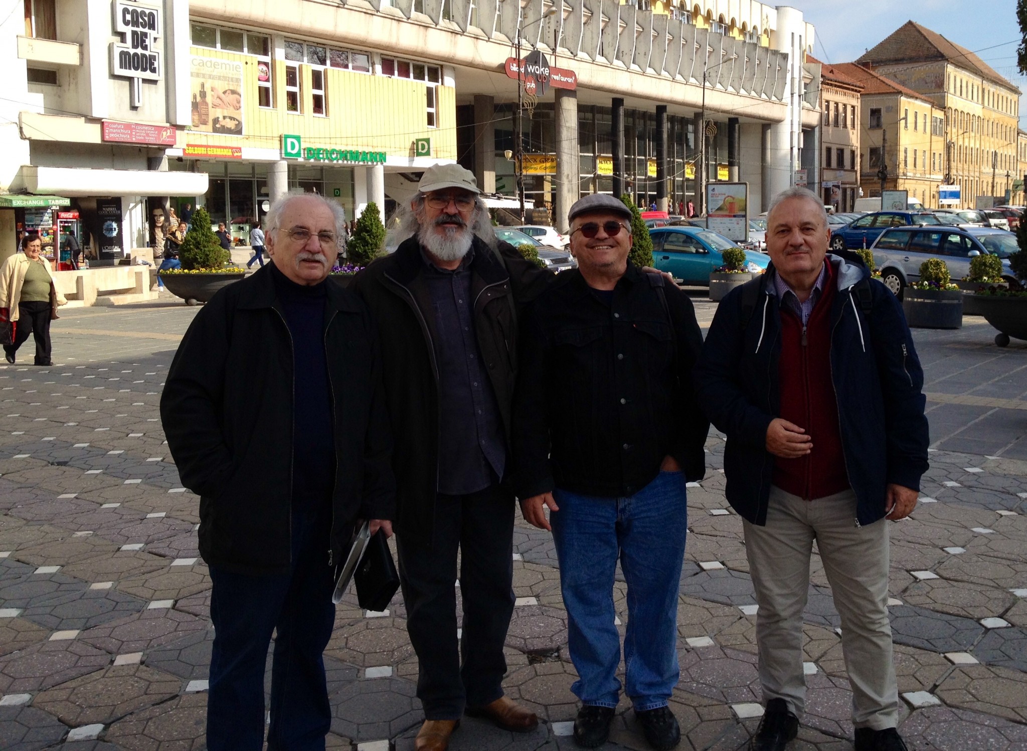 „Sunt patriot pe persoană fizică”. Interviu cu scriitorul Ioan Morar