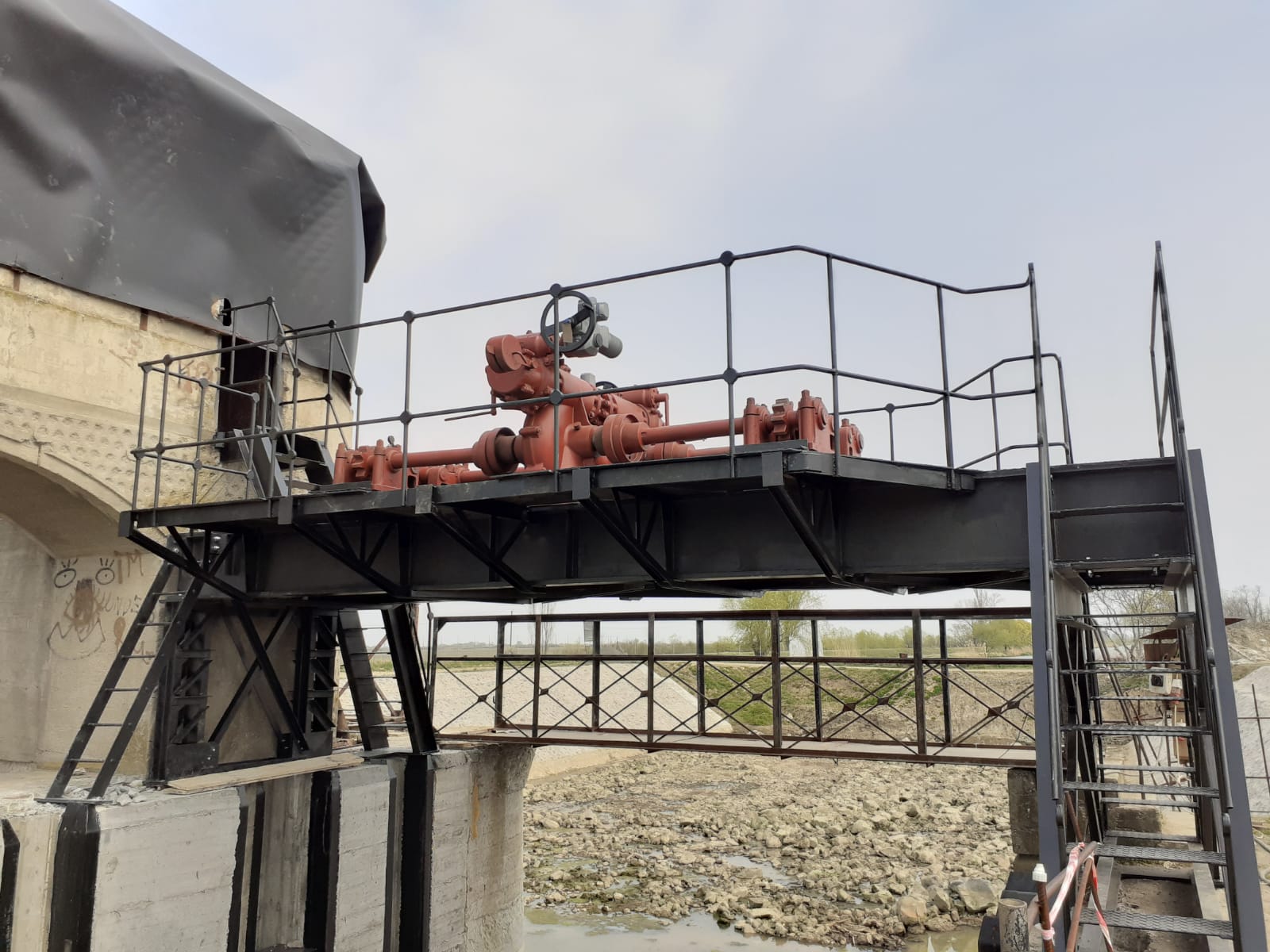 Barajul stăvilar de la Sânmihaiu Român are echipamentele în probe de ...