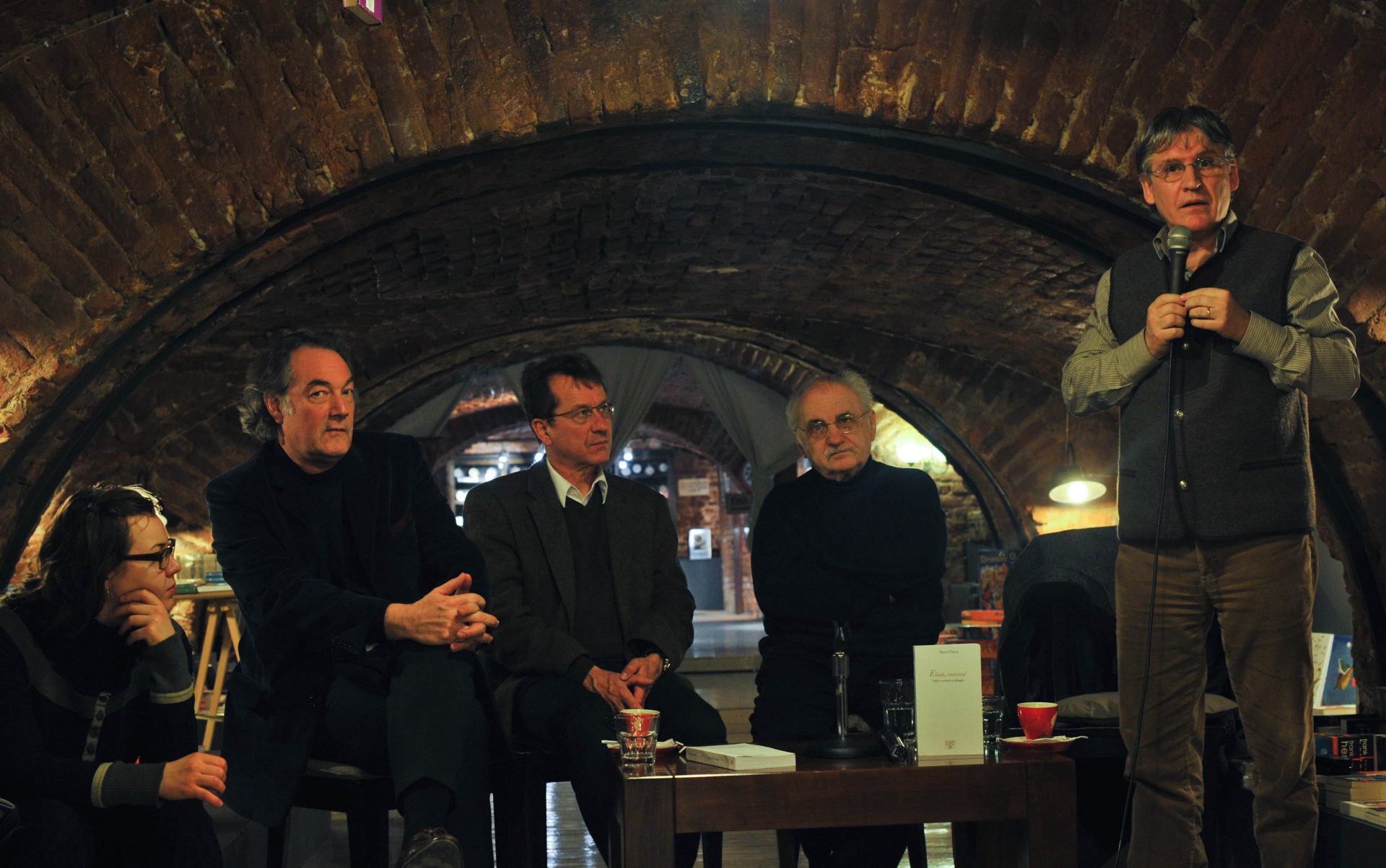 „Sunt un umorist rătăcit printre lucruri foarte serioase”. Interviu cu ...