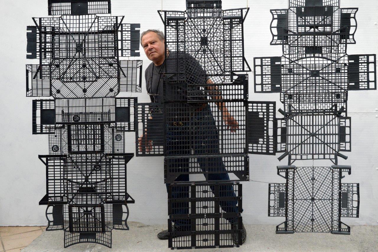 Importantul sculptor român Doru Covrig a murit în Franța