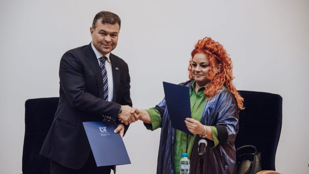 Protocol de colaborare dintre Universitatea de Vest din Timișoara și ...