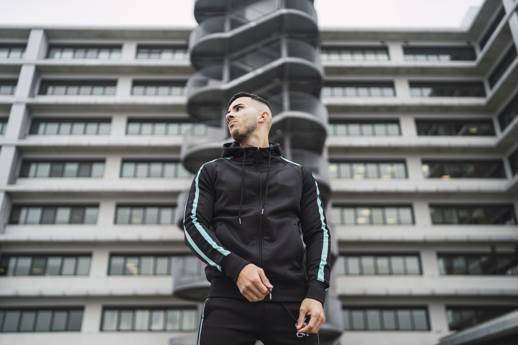 Set de trening Nike – un articol obligatoriu în garderoba fiecărui bărbat