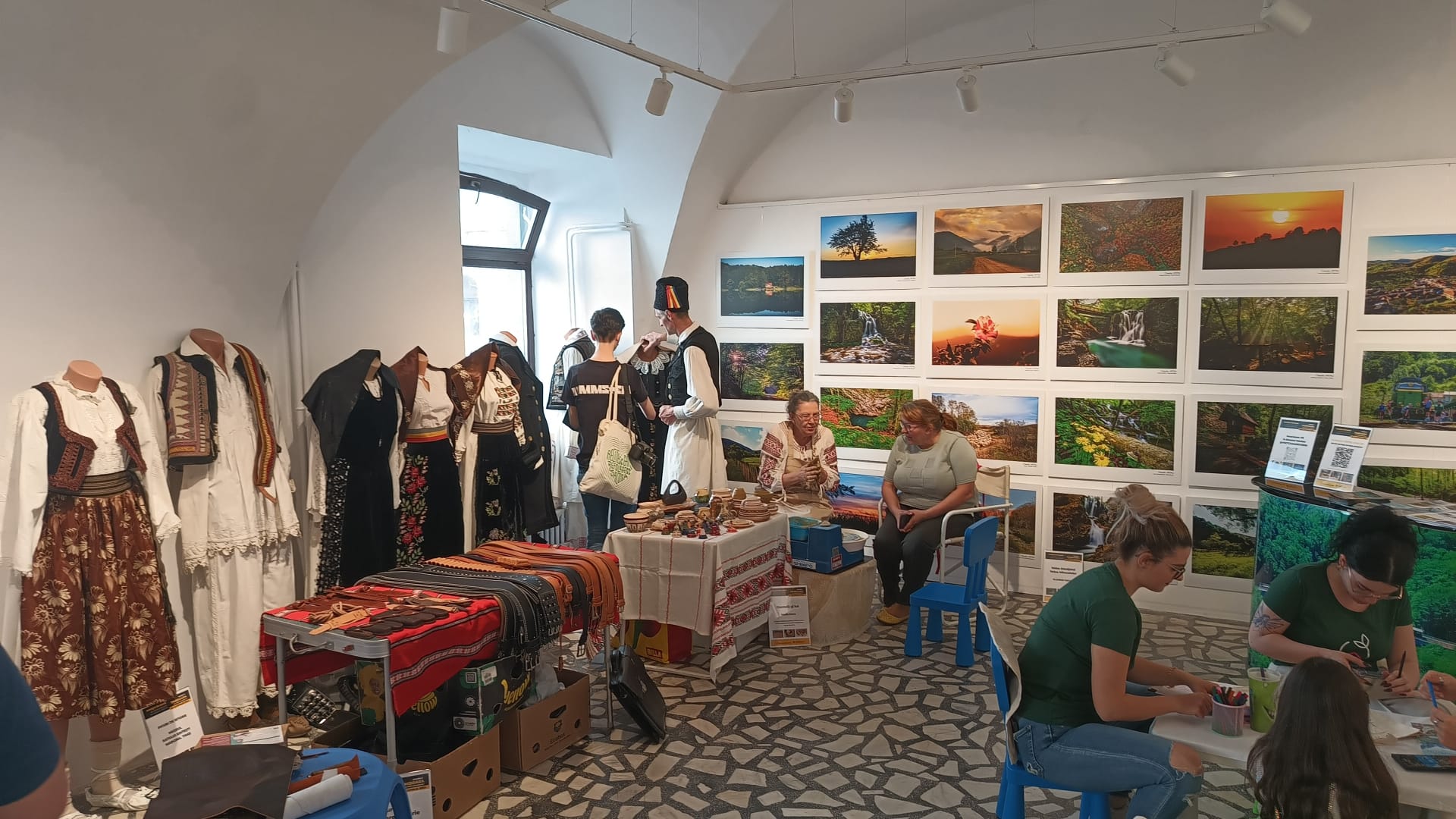 Povești în rame din Valea Almăjului, prin Banatul Montan