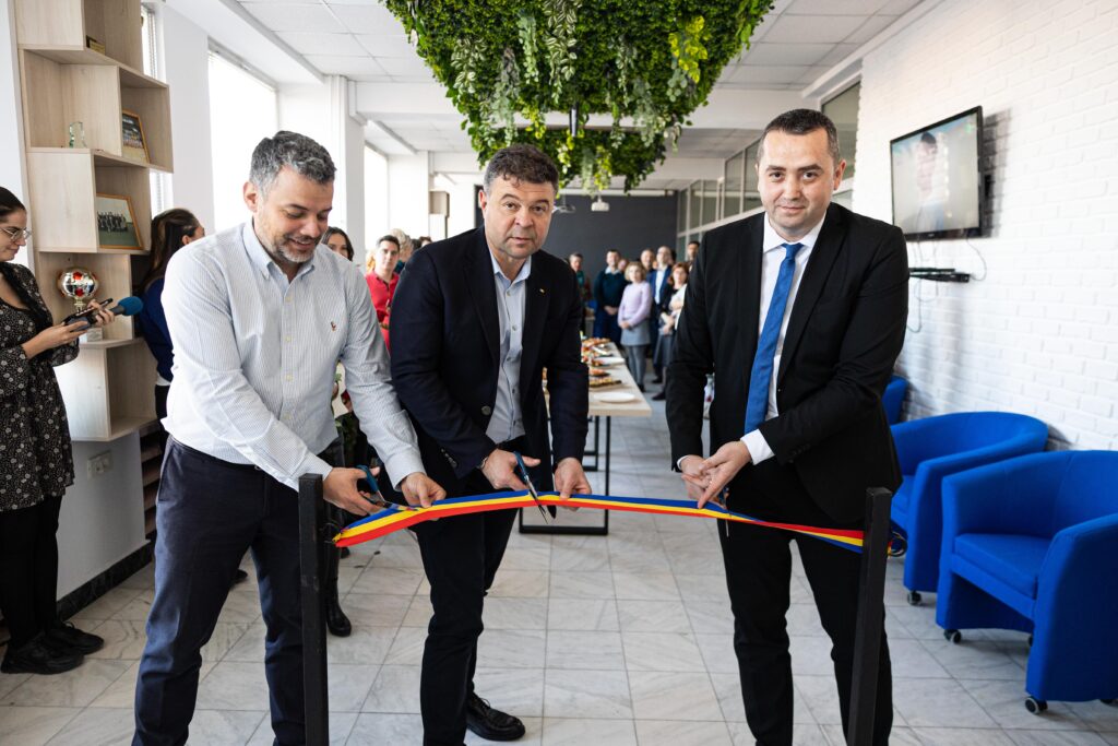 Facultatea de Economie și Administrare a Afacerilor (FEAA) de la ...